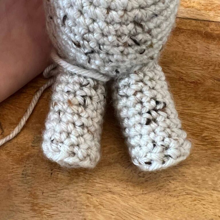 Crocheting an Amigurumi Alpaca - Free Pattern