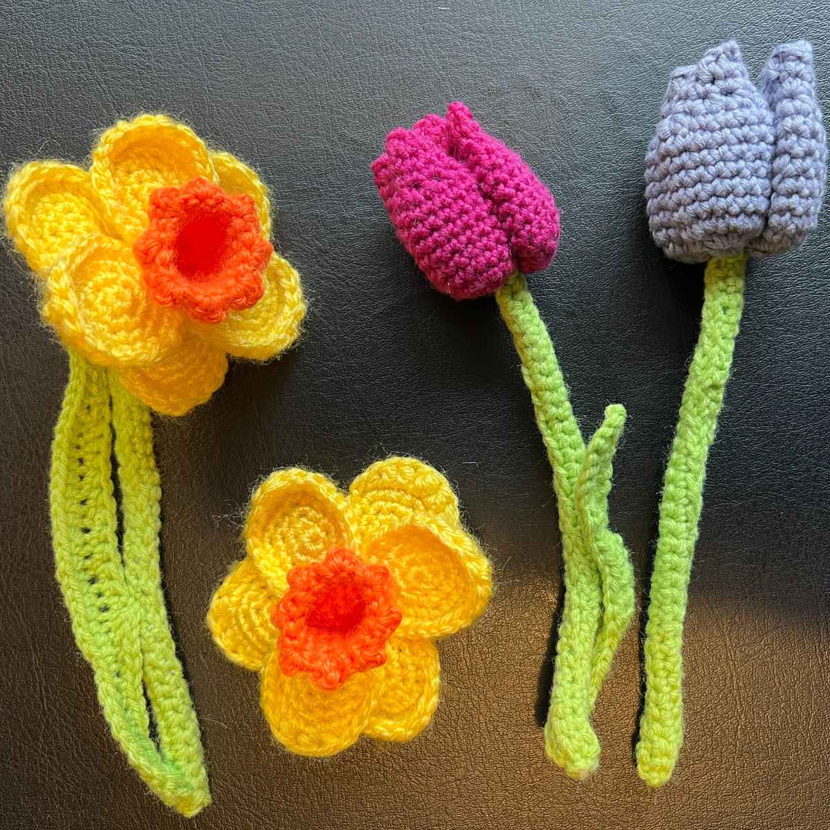 How To Crochet Realistic Tulips - Free Pattern and Tutorial