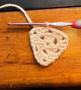 Easy Triangle Granny Square Pattern
